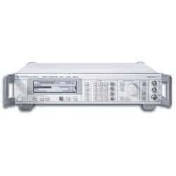 Rohde & Schwarz SML02 Signal Generator 9 Khz To 2.2 Ghz from Cole-Parmer