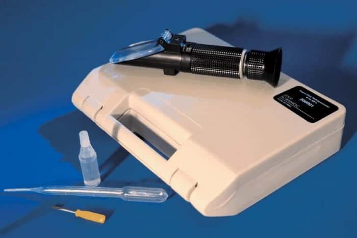 Sper Scientific 300001 Portable Refractometer, Sugar/Brix, 0 to 32% ...
